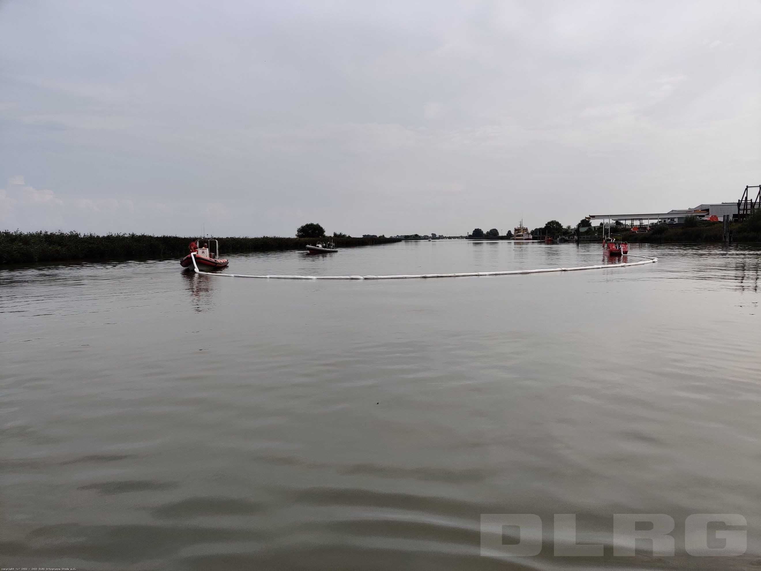 Einsatz: Gesunkenes Boot mit auslaufenden betriebsstoffen ( vom 26.08. ...