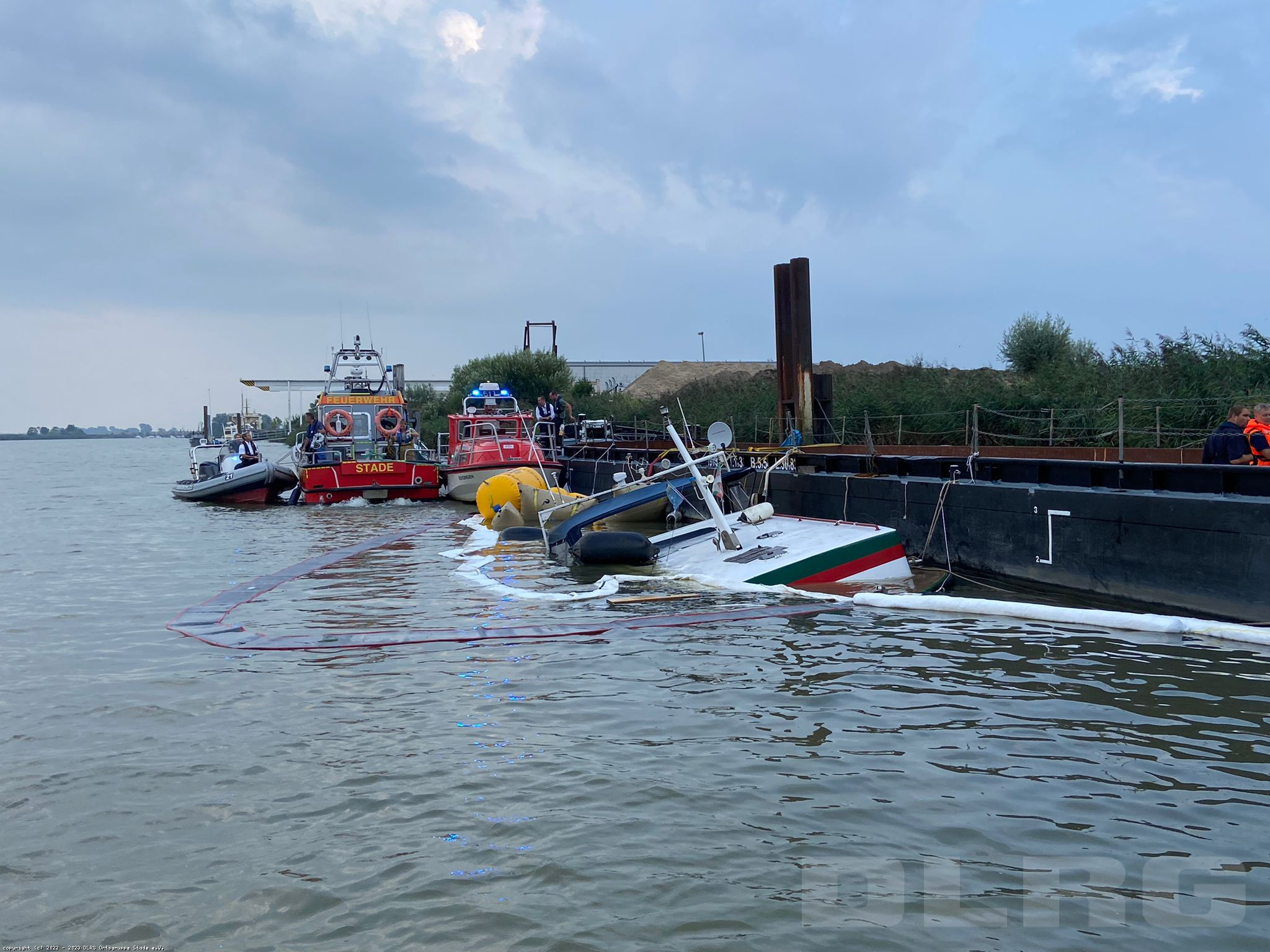 Einsatz: Gesunkenes Boot mit auslaufenden betriebsstoffen ( vom 26.08. ...